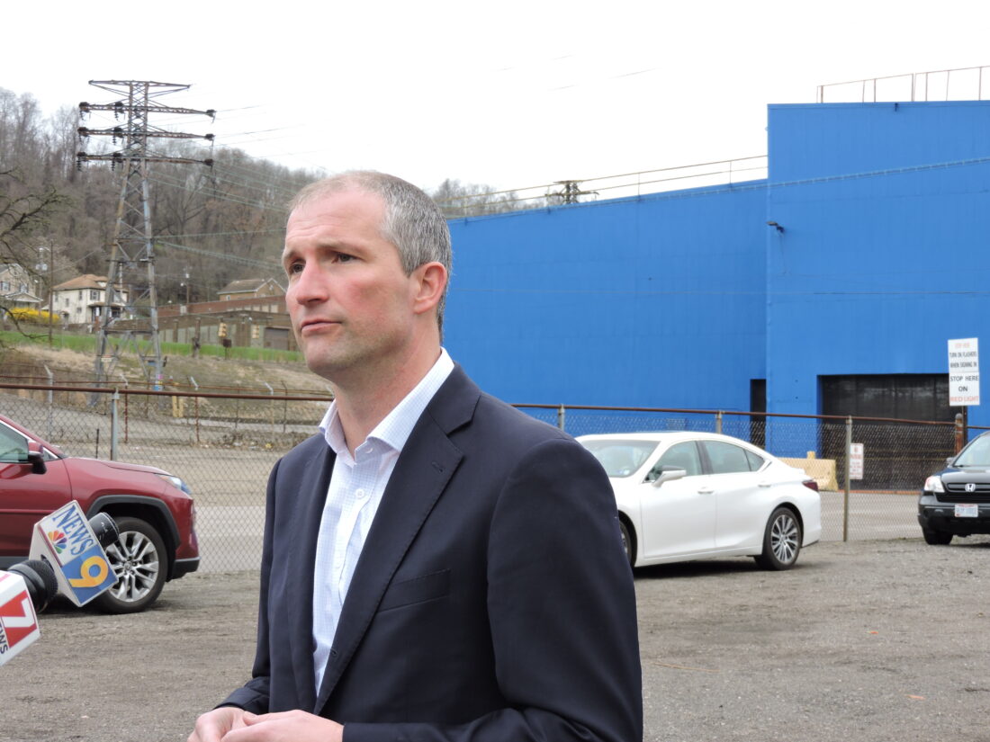 Moore Capito meets with USW members | News, Sports, Jobs - The Herald Star